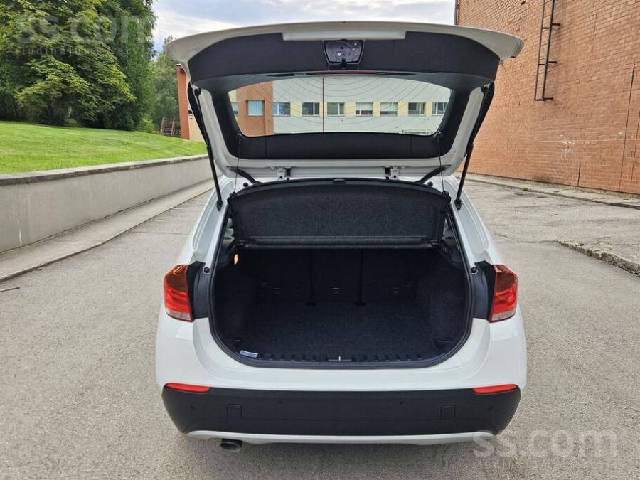 Balts BMW X1 2010 Jēkabpils, ar dzinēja tilpumu 2.00 L un nobraukumu 221 tūkst. km par 6990 €, foto 28 vietnē AUTOMOTO.COM.LV