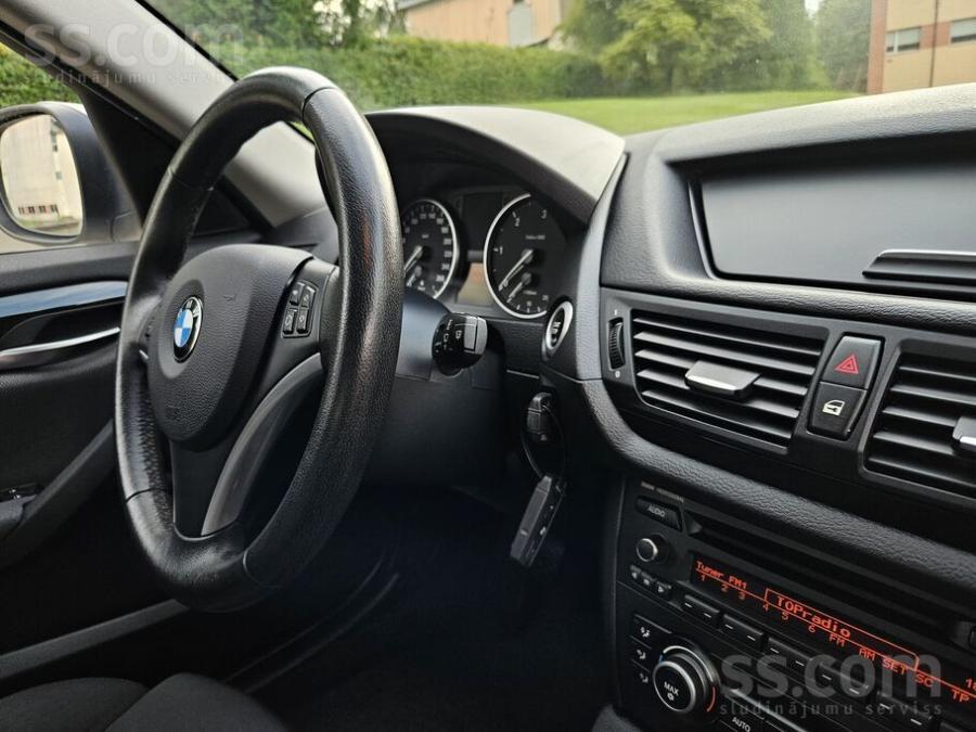 Balts BMW X1 2010 Jēkabpils, ar dzinēja tilpumu 2.00 L un nobraukumu 221 tūkst. km par 6990 €, foto 44 vietnē AUTOMOTO.COM.LV