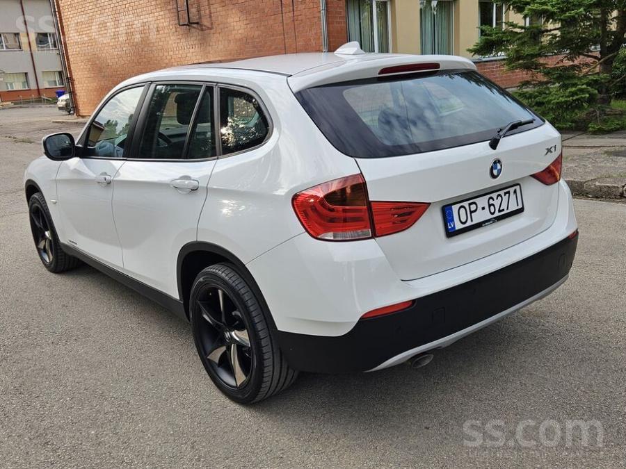 Balts BMW X1 2010 Jēkabpils, ar dzinēja tilpumu 2.00 L un nobraukumu 221 tūkst. km par 6990 €, foto 13 vietnē AUTOMOTO.COM.LV