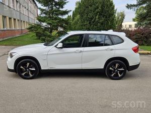Balts BMW X1 2010 Jēkabpils, ar dzinēja tilpumu 2.00 L un nobraukumu 221 tūkst. km par 6990 €, foto 15 vietnē AUTOMOTO.COM.LV