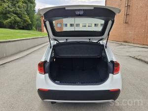 Balts BMW X1 2010 Jēkabpils, ar dzinēja tilpumu 2.00 L un nobraukumu 221 tūkst. km par 6990 €, foto 29 vietnē AUTOMOTO.COM.LV