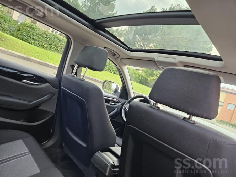 Balts BMW X1 2010 Jēkabpils, ar dzinēja tilpumu 2.00 L un nobraukumu 221 tūkst. km par 6990 €, foto 47 vietnē AUTOMOTO.COM.LV