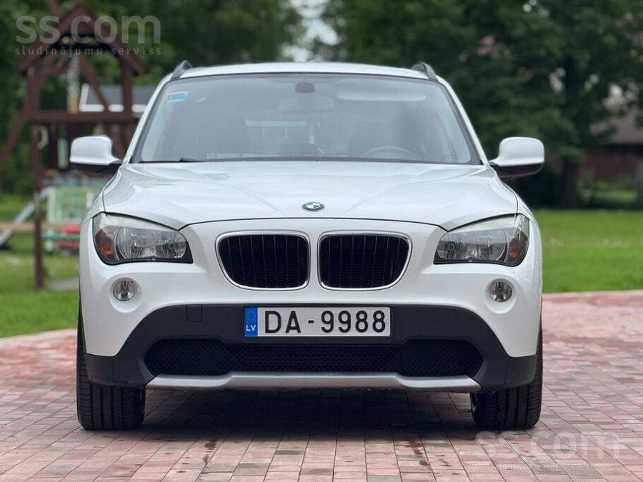 Balts BMW X1 2010 Jelgava, ar dzinēja tilpumu 2.00 L un nobraukumu 266 tūkst. km par 7000 €, foto 1 vietnē AUTOMOTO.COM.LV