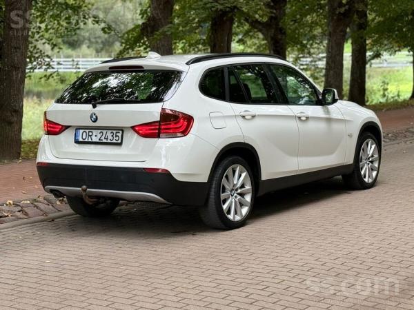 White BMW X1 2010 in Bauska, with an engine capacity of 2.00 L and mileage of 262 thousand km for 6650 €, photo 4 on AUTOMOTO.COM.LV