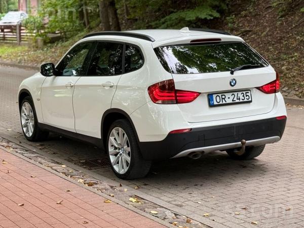 White BMW X1 2010 in Bauska, with an engine capacity of 2.00 L and mileage of 262 thousand km for 6650 €, photo 5 on AUTOMOTO.COM.LV