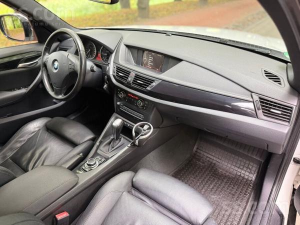 White BMW X1 2010 in Bauska, with an engine capacity of 2.00 L and mileage of 262 thousand km for 6650 €, photo 7 on AUTOMOTO.COM.LV