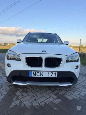 Balts BMW X1 2010 Kauņa, ar dzinēja tilpumu 2.00 L un nobraukumu 295 tūkst. km par 4599 €, foto 3 vietnē AUTOMOTO.COM.LV