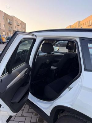 Balts BMW X1 2010 Kauņa, ar dzinēja tilpumu 2.00 L un nobraukumu 295 tūkst. km par 4599 €, foto 4 vietnē AUTOMOTO.COM.LV