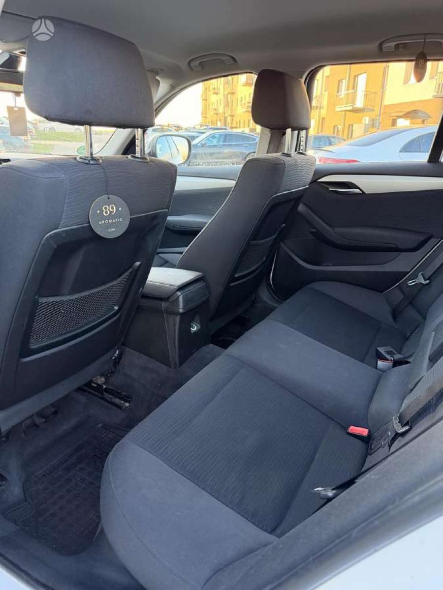 Balts BMW X1 2010 Kauņa, ar dzinēja tilpumu 2.00 L un nobraukumu 295 tūkst. km par 4599 €, foto 7 vietnē AUTOMOTO.COM.LV