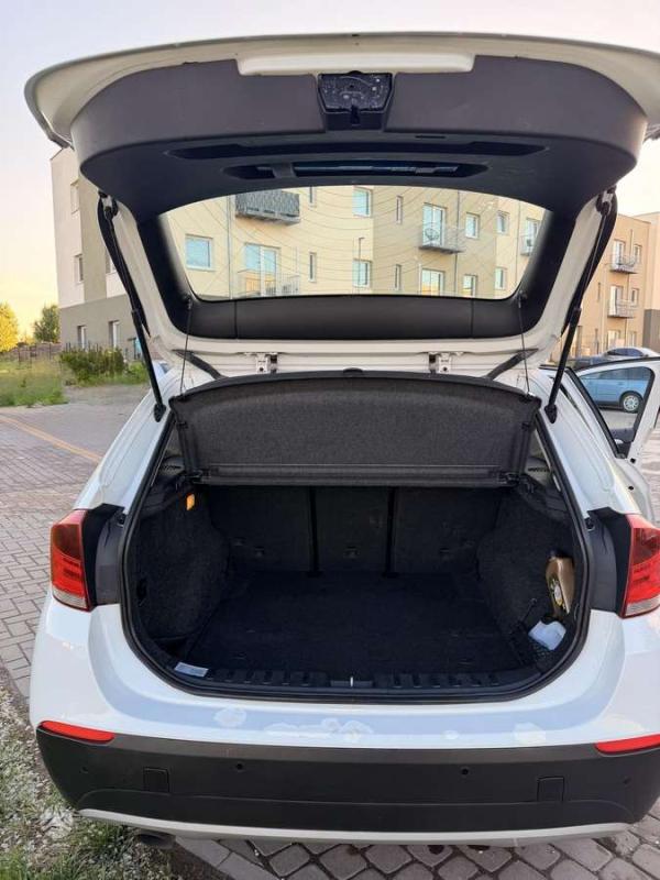 Balts BMW X1 2010 Kauņa, ar dzinēja tilpumu 2.00 L un nobraukumu 295 tūkst. km par 4599 €, foto 8 vietnē AUTOMOTO.COM.LV