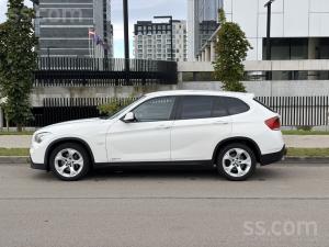 White BMW X1 2010 in Riga, with an engine capacity of 2.00 L and mileage of 182 thousand km for 6999 €, photo 3 on AUTOMOTO.COM.LV