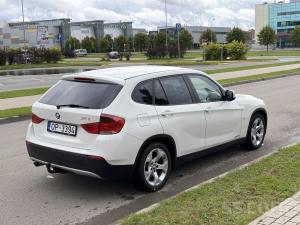 White BMW X1 2010 in Riga, with an engine capacity of 2.00 L and mileage of 182 thousand km for 6999 €, photo 6 on AUTOMOTO.COM.LV