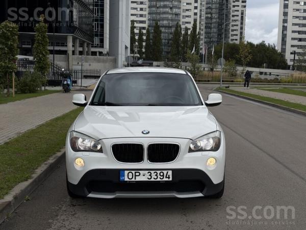 Белый БМВ Х1 2010 в Рига, объемом двигателя 2.00 л и пробегом 182 тыс. км за 6999 €, фото 9 на AUTOMOTO.COM.LV