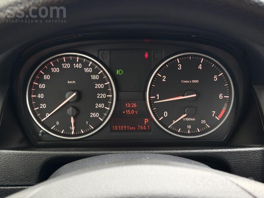 White BMW X1 2010 in Riga, with an engine capacity of 2.00 L and mileage of 182 thousand km for 6999 €, photo 10 on AUTOMOTO.COM.LV