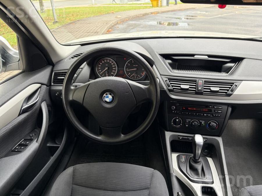 White BMW X1 2010 in Riga, with an engine capacity of 2.00 L and mileage of 182 thousand km for 6999 €, photo 21 on AUTOMOTO.COM.LV
