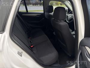 White BMW X1 2010 in Riga, with an engine capacity of 2.00 L and mileage of 182 thousand km for 6999 €, photo 23 on AUTOMOTO.COM.LV