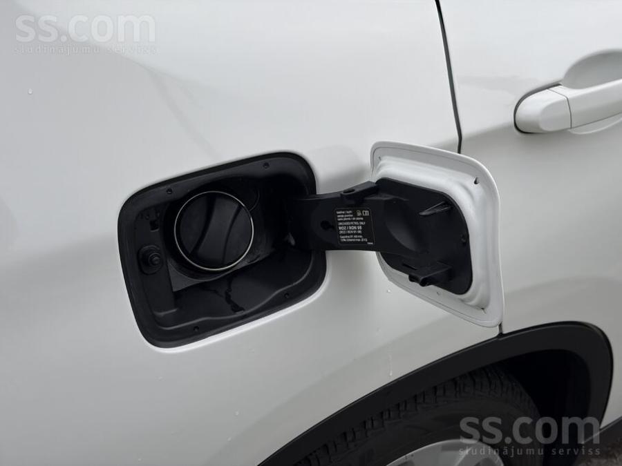 White BMW X1 2010 in Riga, with an engine capacity of 2.00 L and mileage of 182 thousand km for 6999 €, photo 24 on AUTOMOTO.COM.LV