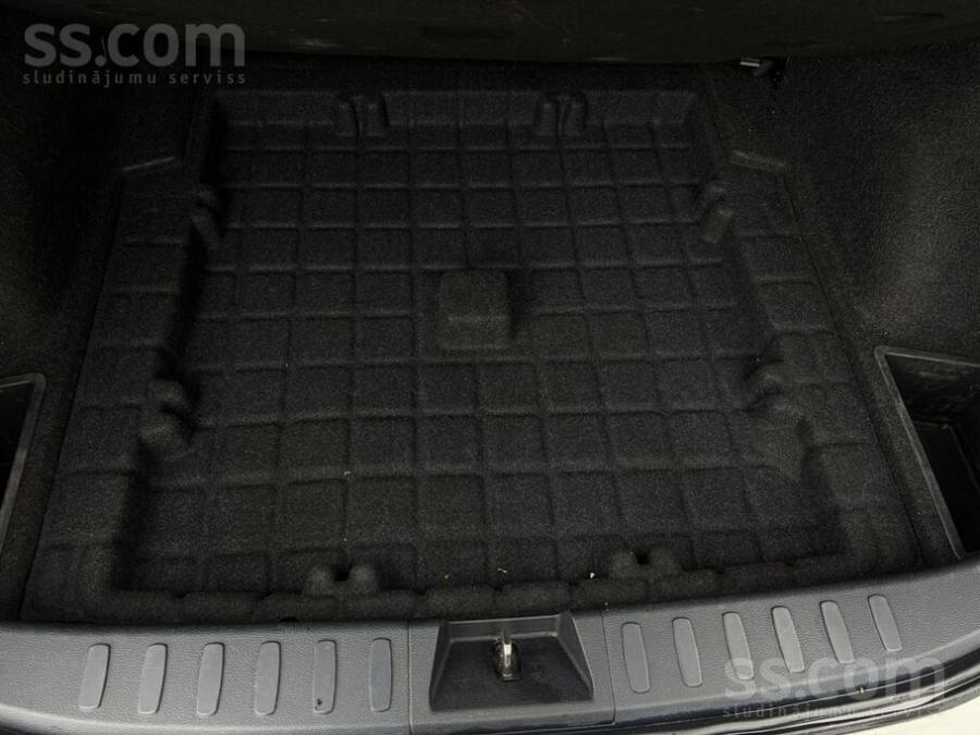 White BMW X1 2010 in Riga, with an engine capacity of 2.00 L and mileage of 182 thousand km for 6999 €, photo 29 on AUTOMOTO.COM.LV