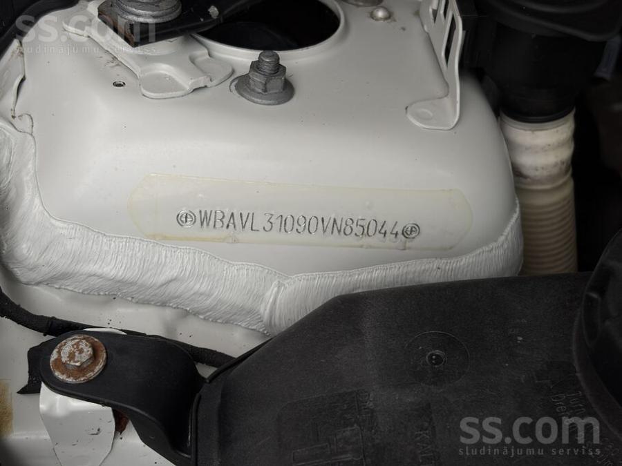 White BMW X1 2010 in Riga, with an engine capacity of 2.00 L and mileage of 182 thousand km for 6999 €, photo 32 on AUTOMOTO.COM.LV
