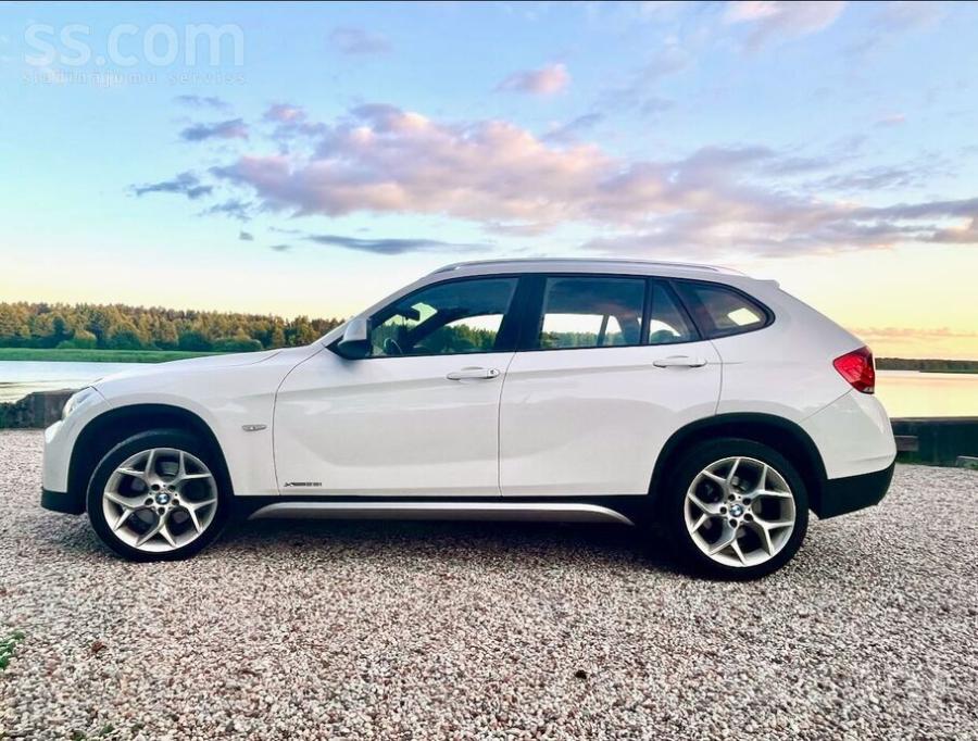 Balts BMW X1 2010 Jūrmala, ar dzinēja tilpumu 3.00 L un nobraukumu 195 tūkst. km par 8500 €, foto 1 vietnē AUTOMOTO.COM.LV
