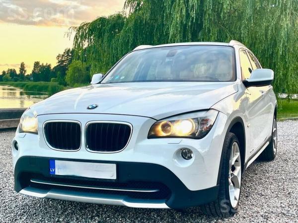 Balts BMW X1 2010 Jūrmala, ar dzinēja tilpumu 3.00 L un nobraukumu 195 tūkst. km par 8500 €, foto 3 vietnē AUTOMOTO.COM.LV