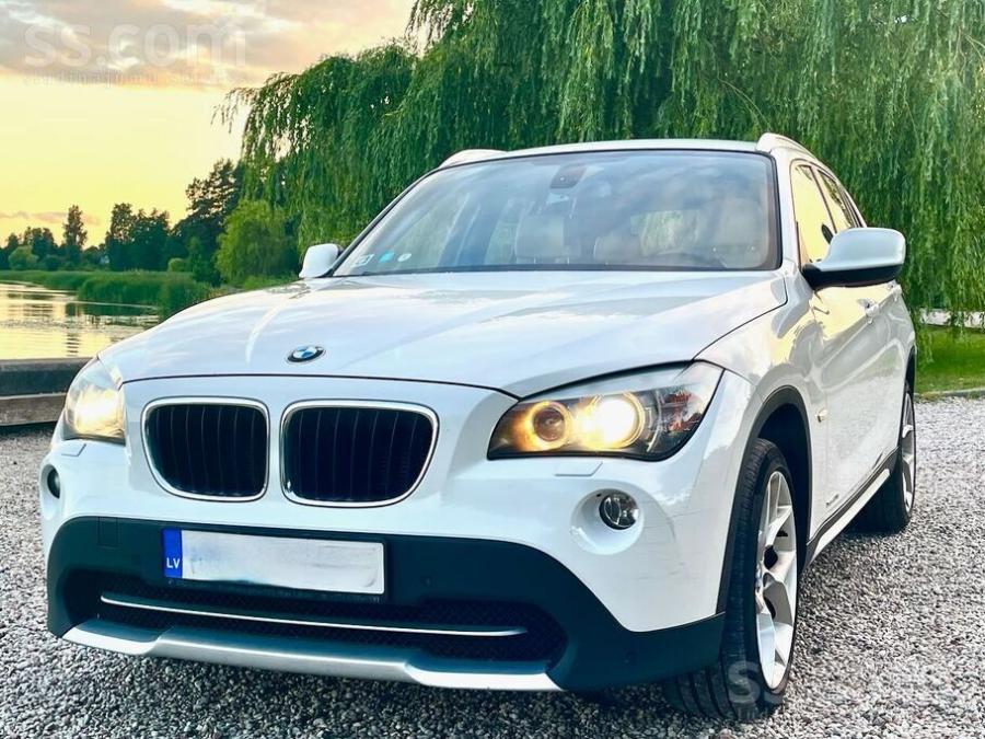 Balts BMW X1 2010 Jūrmala, ar dzinēja tilpumu 3.00 L un nobraukumu 195 tūkst. km par 8500 €, foto 3 vietnē AUTOMOTO.COM.LV