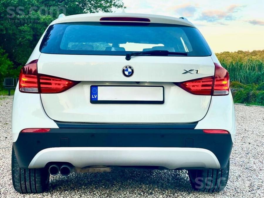 Balts BMW X1 2010 Jūrmala, ar dzinēja tilpumu 3.00 L un nobraukumu 195 tūkst. km par 8500 €, foto 5 vietnē AUTOMOTO.COM.LV