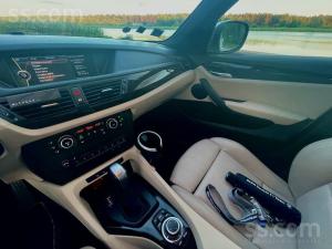 Balts BMW X1 2010 Jūrmala, ar dzinēja tilpumu 3.00 L un nobraukumu 195 tūkst. km par 8500 €, foto 9 vietnē AUTOMOTO.COM.LV