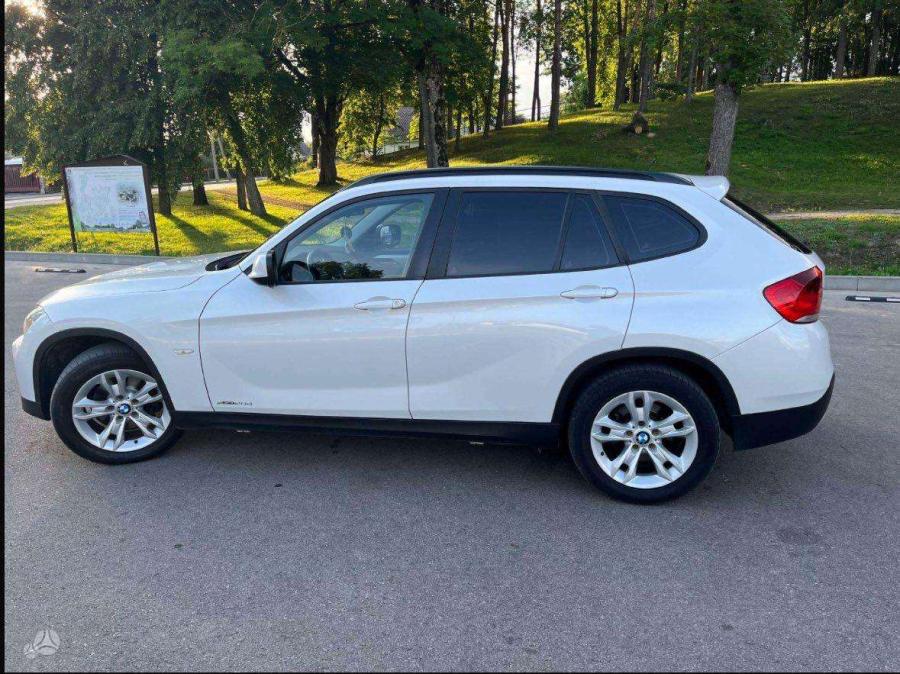 Balts BMW X1 2011 Viļņa, ar dzinēja tilpumu 2.00 L un nobraukumu 265 tūkst. km par 6750 €, foto 11 vietnē AUTOMOTO.COM.LV