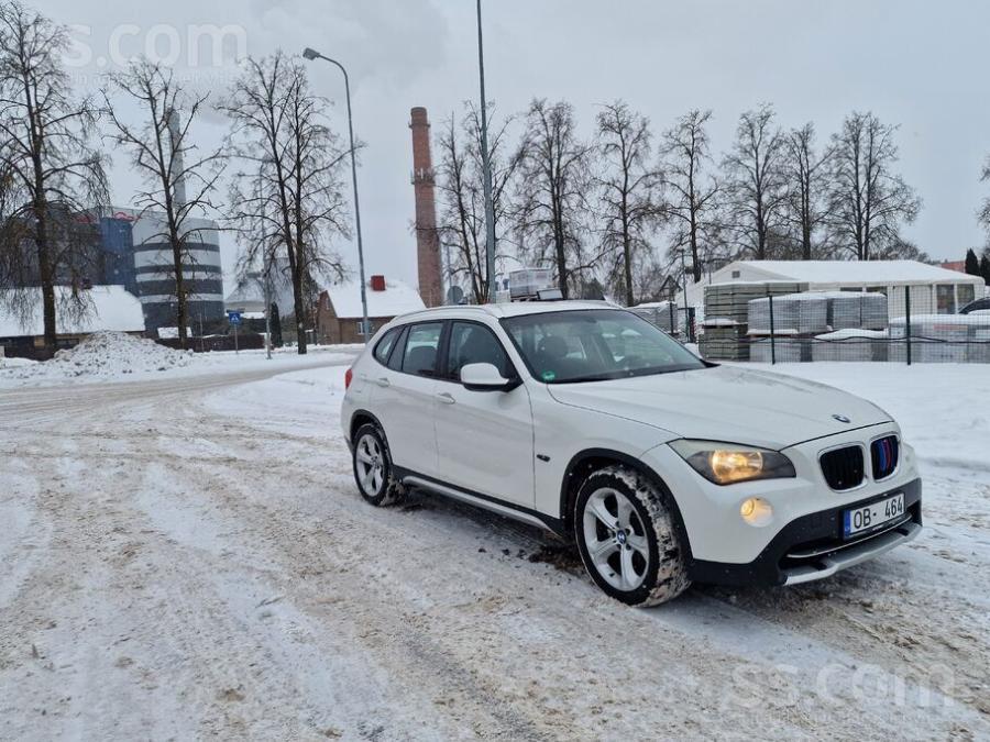 White BMW X1 2011 in Jelgava, with an engine capacity of 2.00 L and mileage of 255 thousand km for 6000 €, photo 2 on AUTOMOTO.COM.LV