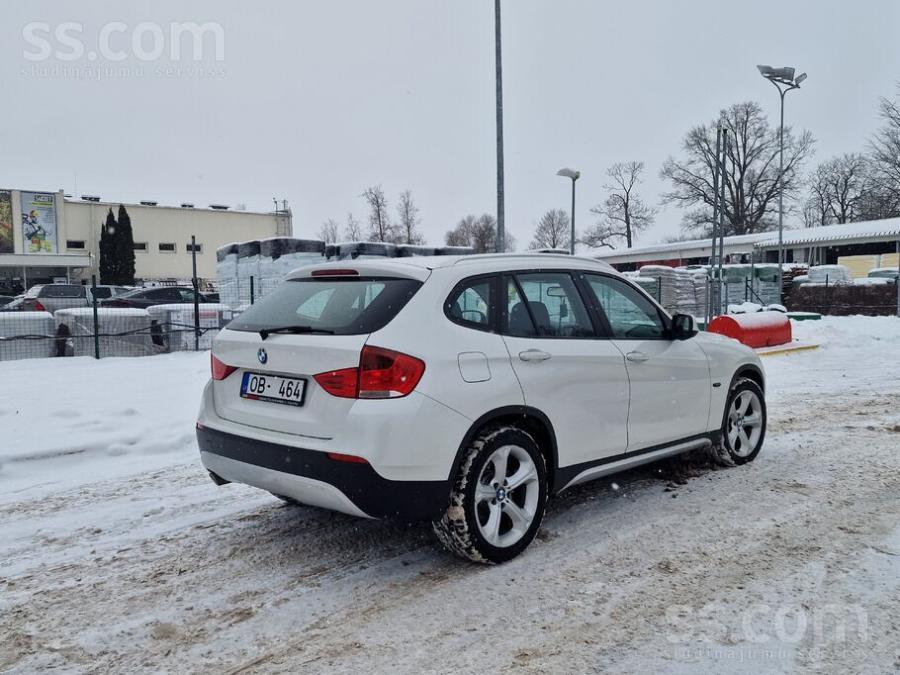White BMW X1 2011 in Jelgava, with an engine capacity of 2.00 L and mileage of 255 thousand km for 6000 €, photo 3 on AUTOMOTO.COM.LV
