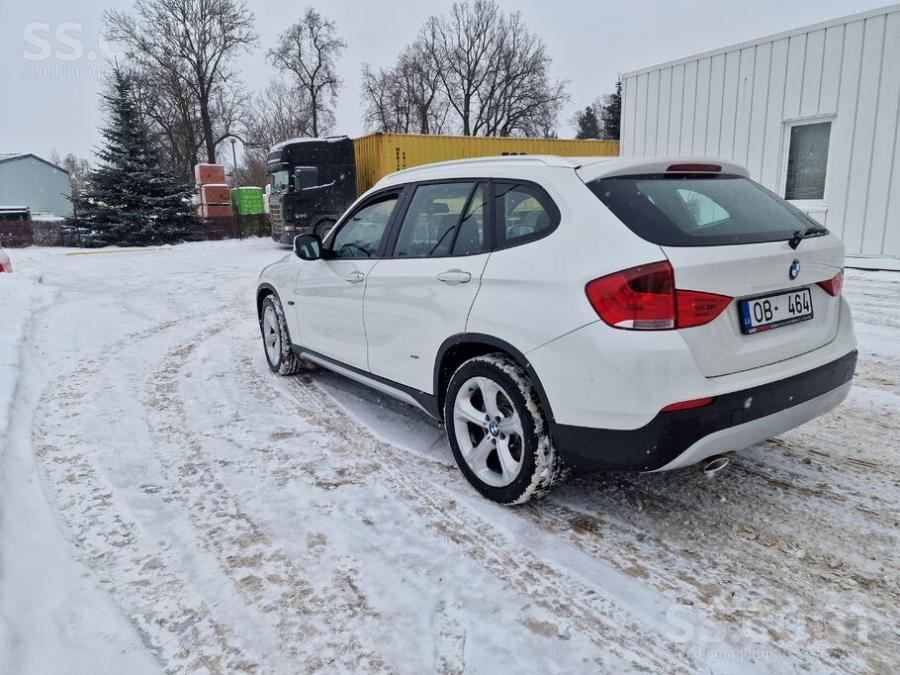 White BMW X1 2011 in Jelgava, with an engine capacity of 2.00 L and mileage of 255 thousand km for 6000 €, photo 4 on AUTOMOTO.COM.LV
