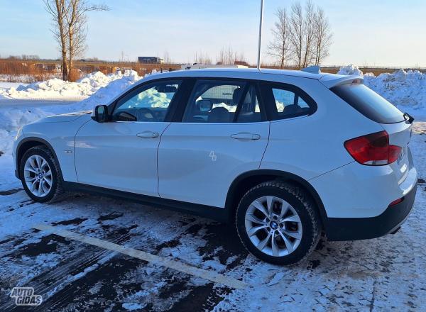 White BMW X1 2011 in Klaipeda, with an engine capacity of 2.00 L and mileage of 226 thousand km for 6500 €, photo 2 on AUTOMOTO.COM.LV