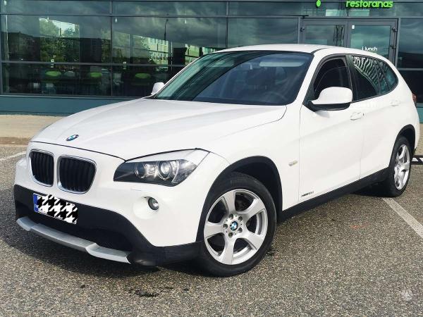 White BMW X1 2011 in Vilnius, with an engine capacity of 2.00 L and mileage of 88 thousand km for 8450 €, photo 10 on AUTOMOTO.COM.LV