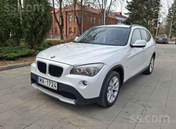 White BMW X1 2011 in Jekabpils, with an engine capacity of 2.00 L and mileage of 306 thousand km for 8000 €, photo 1 on AUTOMOTO.COM.LV
