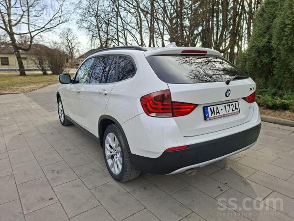 White BMW X1 2011 in Jekabpils, with an engine capacity of 2.00 L and mileage of 306 thousand km for 6990 €, photo 5 on AUTOMOTO.COM.LV