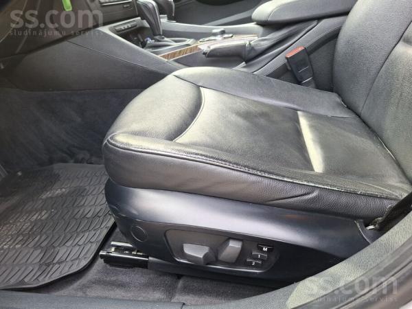 White BMW X1 2011 in Jekabpils, with an engine capacity of 2.00 L and mileage of 306 thousand km for 6990 €, photo 7 on AUTOMOTO.COM.LV