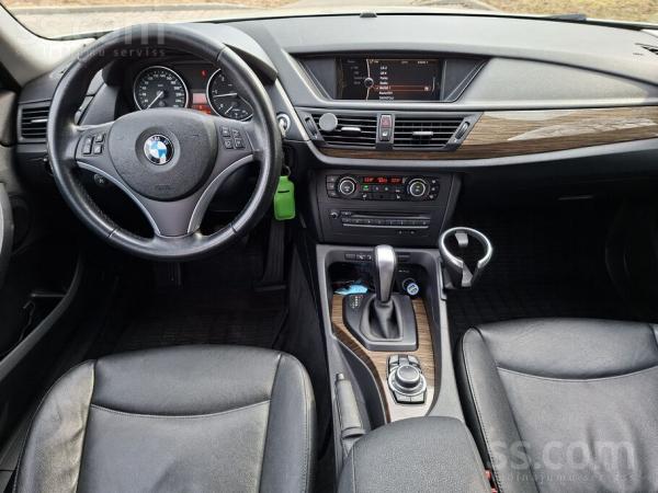 White BMW X1 2011 in Jekabpils, with an engine capacity of 2.00 L and mileage of 306 thousand km for 6990 €, photo 10 on AUTOMOTO.COM.LV