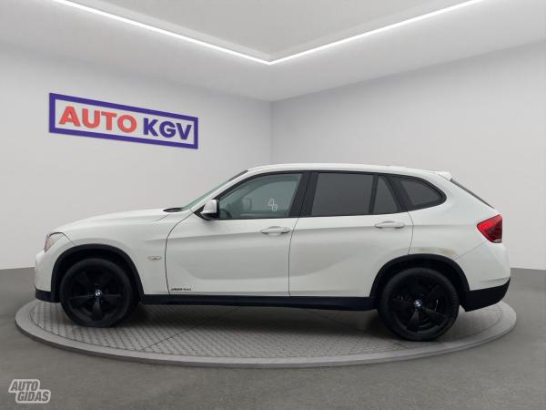 White BMW X1 2011 in Vilnius, with an engine capacity of 2.00 L and mileage of 380 thousand km for 3999 €, photo 2 on AUTOMOTO.COM.LV