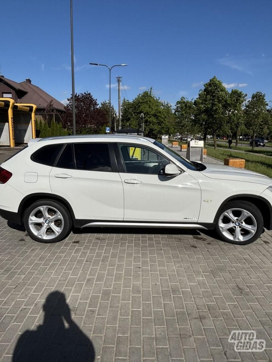 White BMW X1 2011 in Kaunas, with an engine capacity of 2.00 L and mileage of 197 thousand km for 6500 €, photo 5 on AUTOMOTO.COM.LV