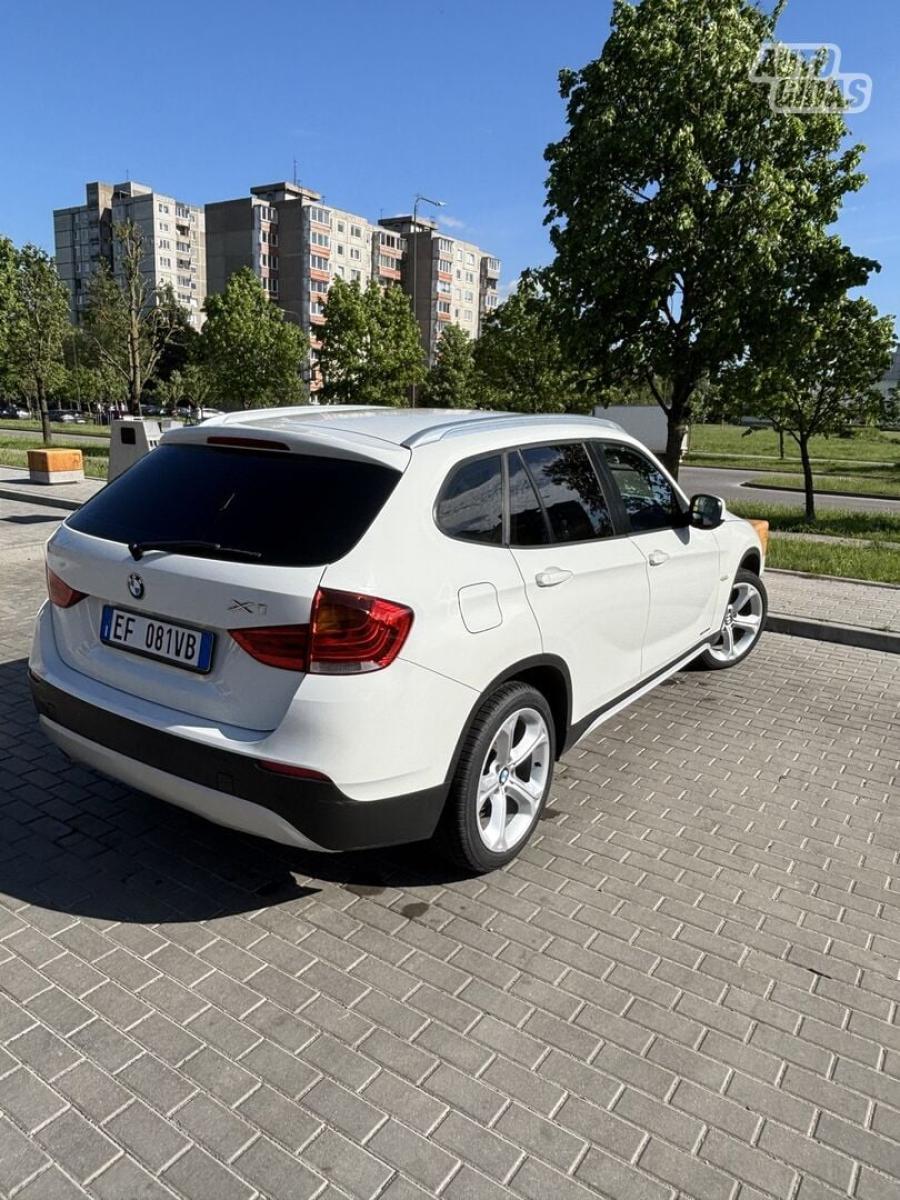 White BMW X1 2011 in Kaunas, with an engine capacity of 2.00 L and mileage of 197 thousand km for 6500 €, photo 6 on AUTOMOTO.COM.LV
