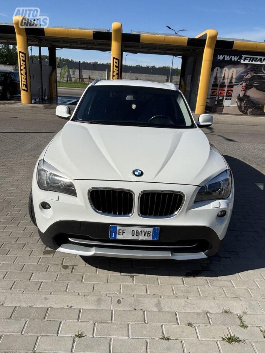 White BMW X1 2011 in Kaunas, with an engine capacity of 2.00 L and mileage of 197 thousand km for 6500 €, photo 8 on AUTOMOTO.COM.LV