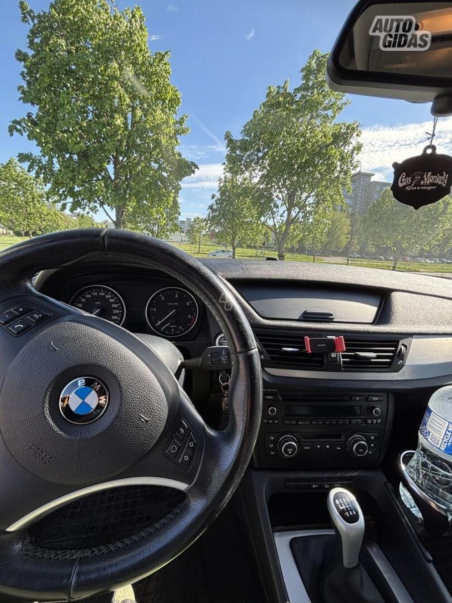 White BMW X1 2011 in Kaunas, with an engine capacity of 2.00 L and mileage of 197 thousand km for 6500 €, photo 9 on AUTOMOTO.COM.LV