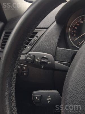 White BMW X1 2011 in Riga, with an engine capacity of 2.00 L and mileage of 293 thousand km for 6990 €, photo 16 on AUTOMOTO.COM.LV