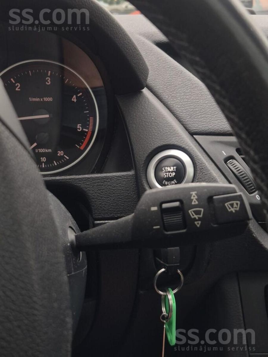 White BMW X1 2011 in Riga, with an engine capacity of 2.00 L and mileage of 293 thousand km for 6990 €, photo 17 on AUTOMOTO.COM.LV