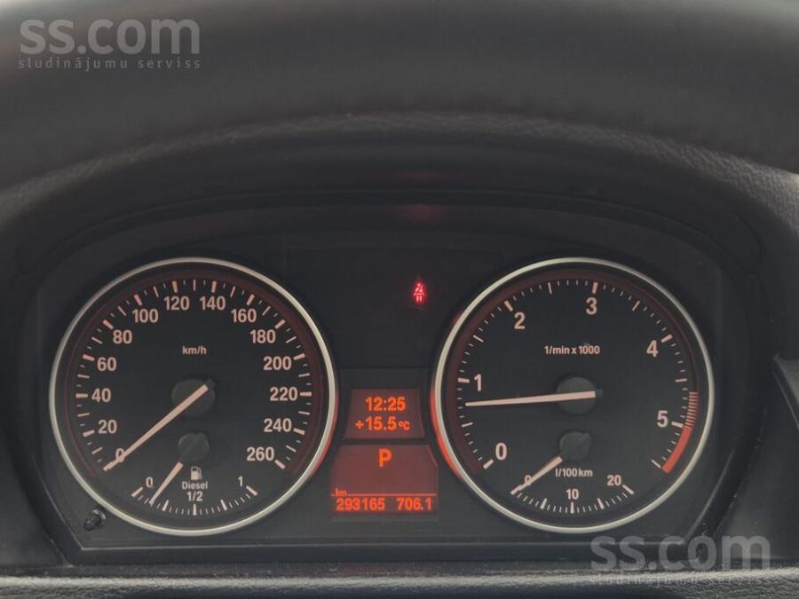 White BMW X1 2011 in Riga, with an engine capacity of 2.00 L and mileage of 293 thousand km for 6990 €, photo 18 on AUTOMOTO.COM.LV