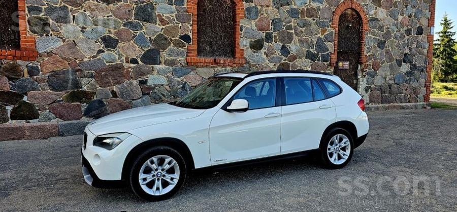 White BMW X1 2011 in Valmiera, with an engine capacity of 2.00 L and mileage of 334 thousand km for 7290 €, photo 3 on AUTOMOTO.COM.LV