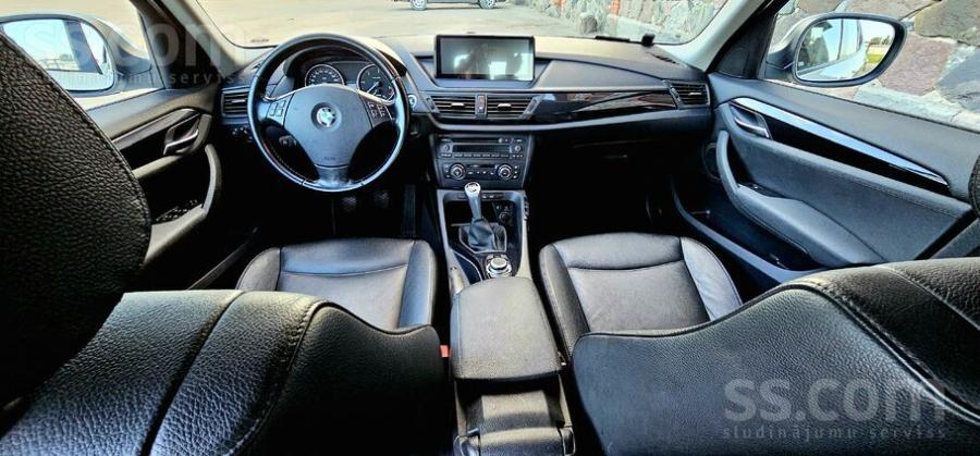 White BMW X1 2011 in Valmiera, with an engine capacity of 2.00 L and mileage of 334 thousand km for 7290 €, photo 9 on AUTOMOTO.COM.LV