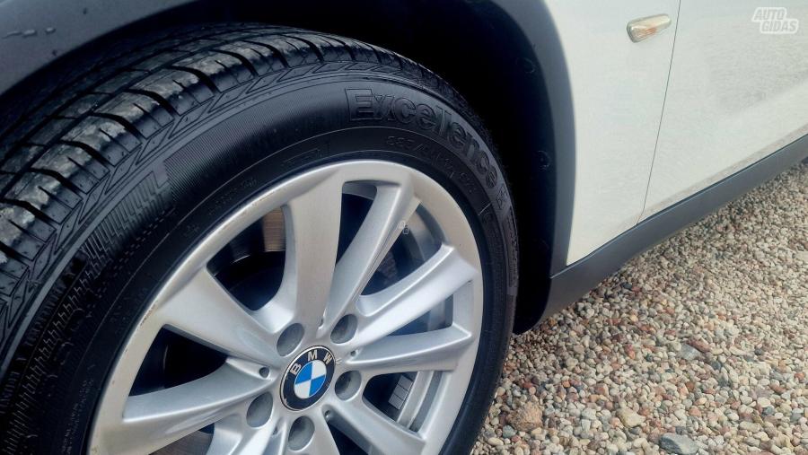 Balts BMW X1 2011 Kretinga, ar dzinēja tilpumu 2.00 L un nobraukumu 93 tūkst. km par 8599 €, foto 13 vietnē AUTOMOTO.COM.LV