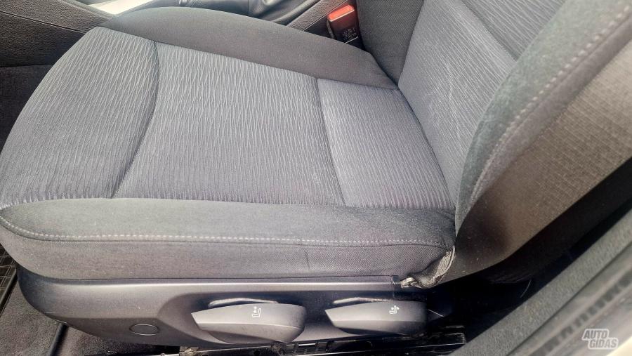 Balts BMW X1 2011 Kretinga, ar dzinēja tilpumu 2.00 L un nobraukumu 93 tūkst. km par 8599 €, foto 16 vietnē AUTOMOTO.COM.LV